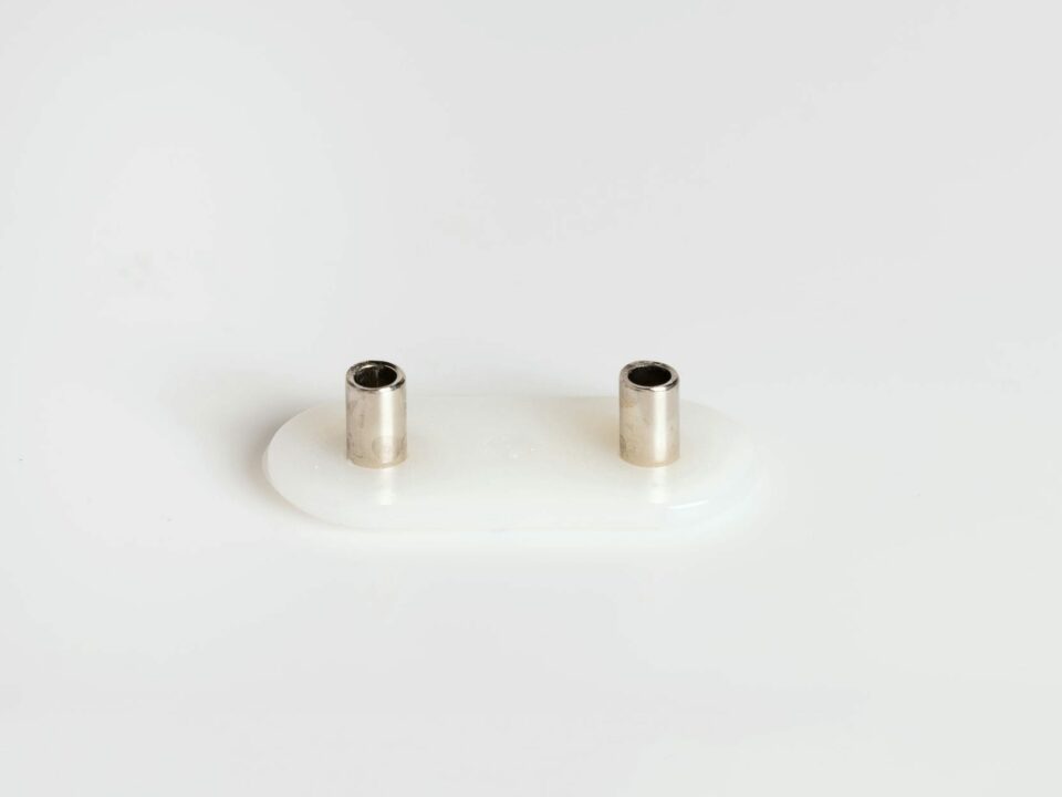 Self piercing back plate A=20mm H=10mm - Fogasystem